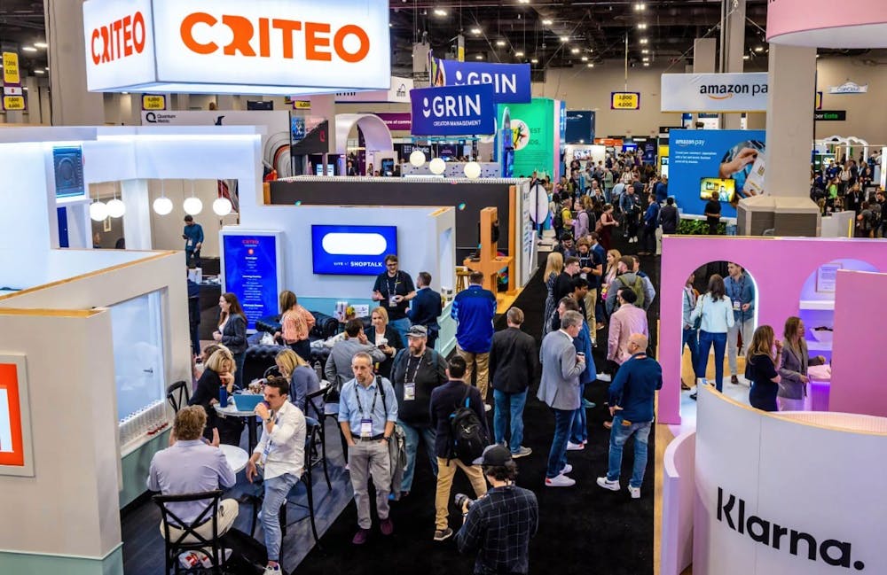 15 Chatbot UI examples for designing an effective user interface | Sendbird